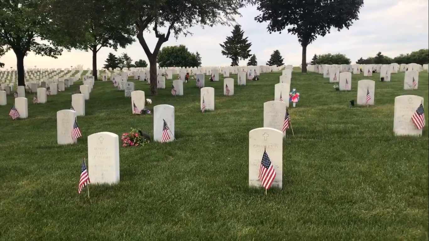 What's open and closed on Memorial Day 2026 in Minnesota - Bring Me The ...