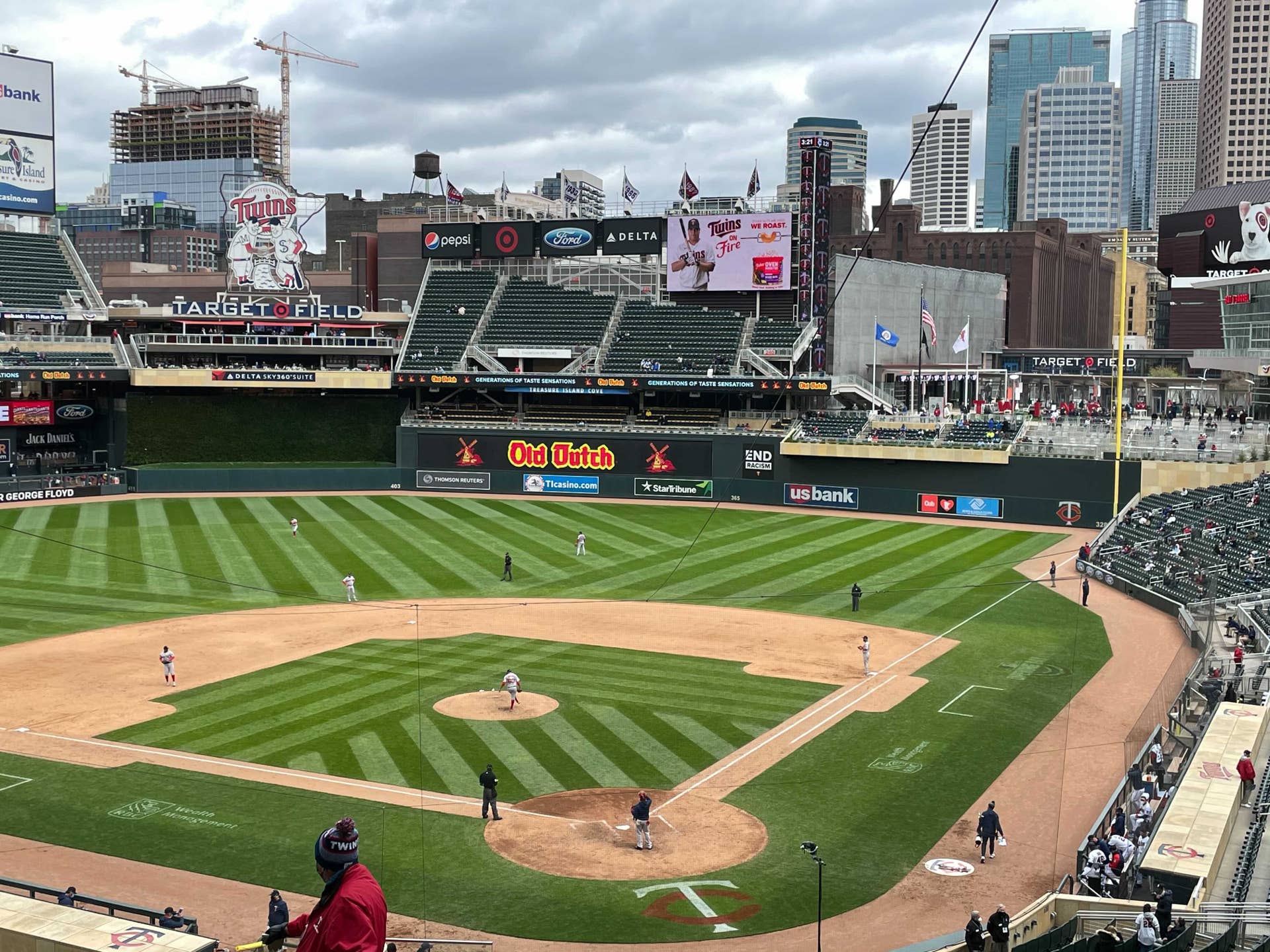 Target Field concession workers will go on strike this month - Bring Me ...