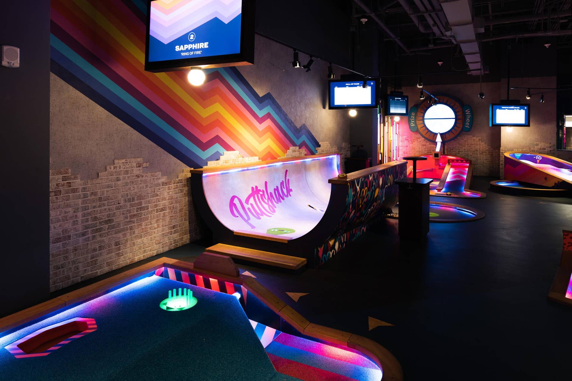 'High-tech' mini golf bar Puttshack opens in Edina on Wednesday - Bring ...