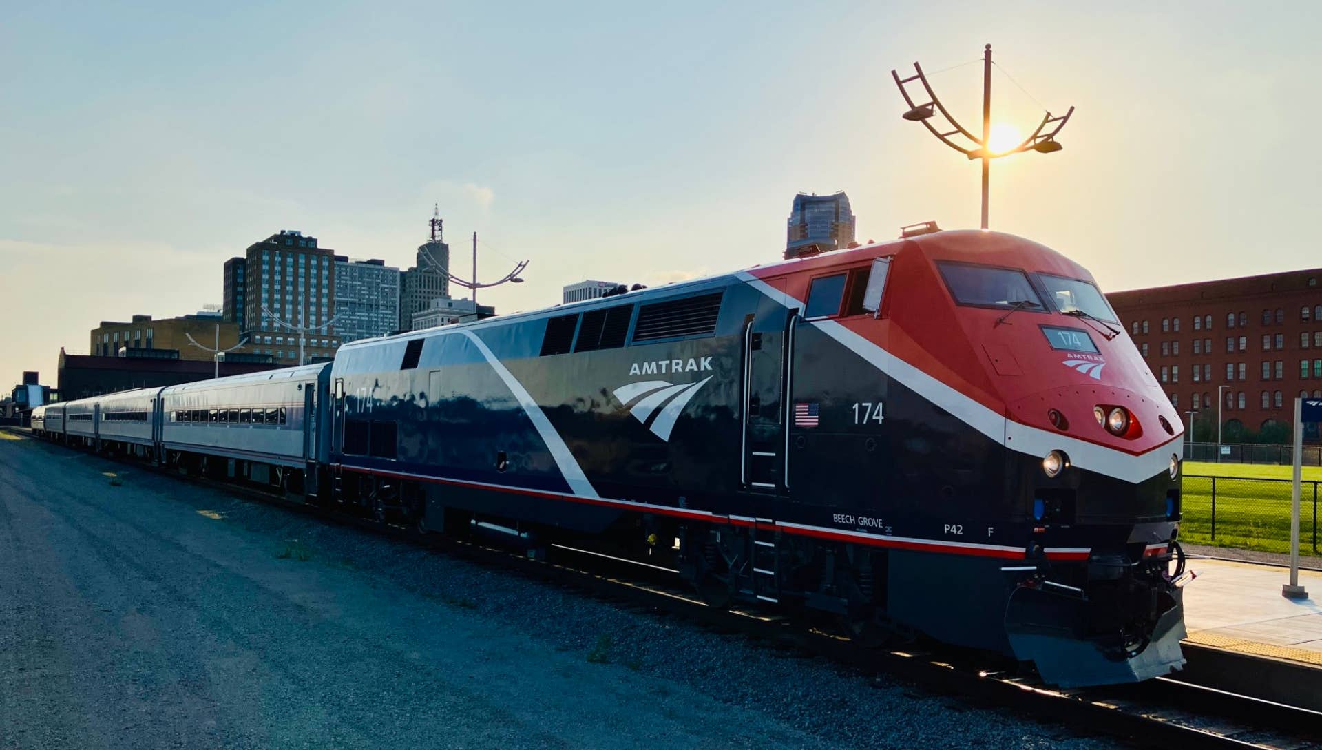 Amtrak's new Borealis train 'stuck' near St. Paul, stranding passengers ...