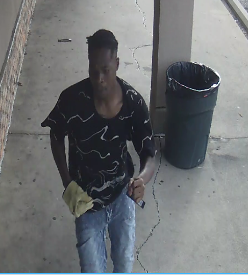 Brooklyn Park police need help ID'ing suspect in strip mall stabbing ...