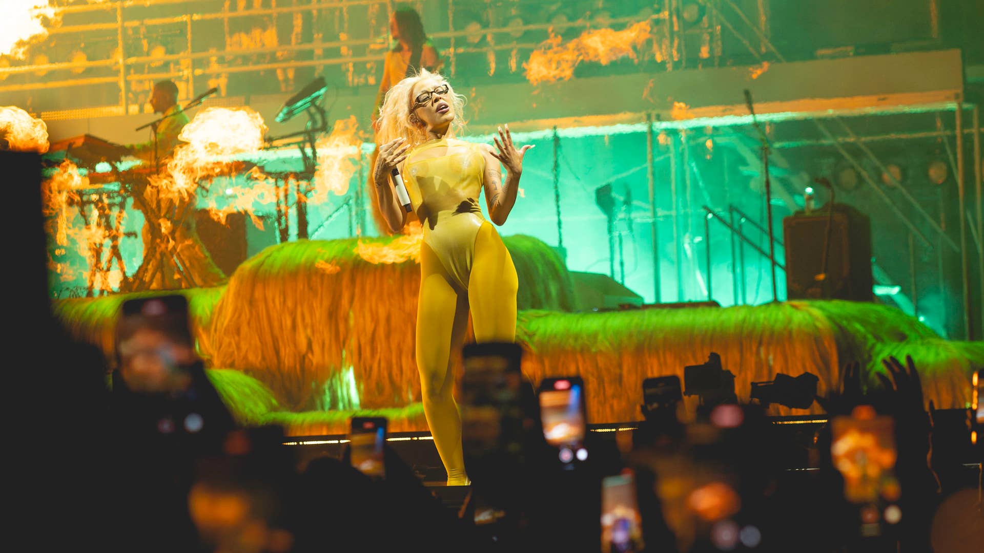 Doja Cat's world tour will bring her to Minneapolis next year - Bring ...