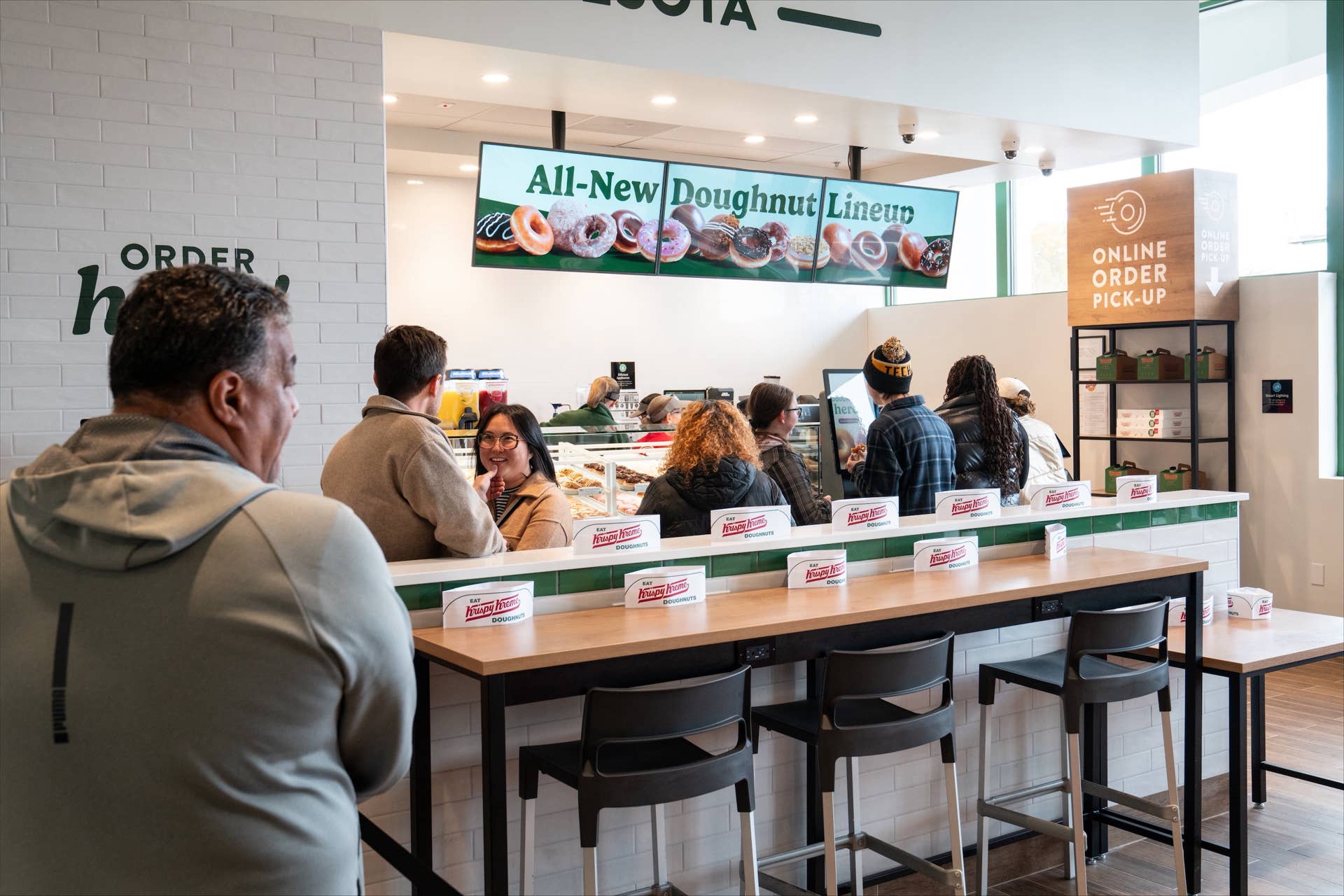 Huge lines greet return of Krispy Kreme to Minnesota - Bring Me The News