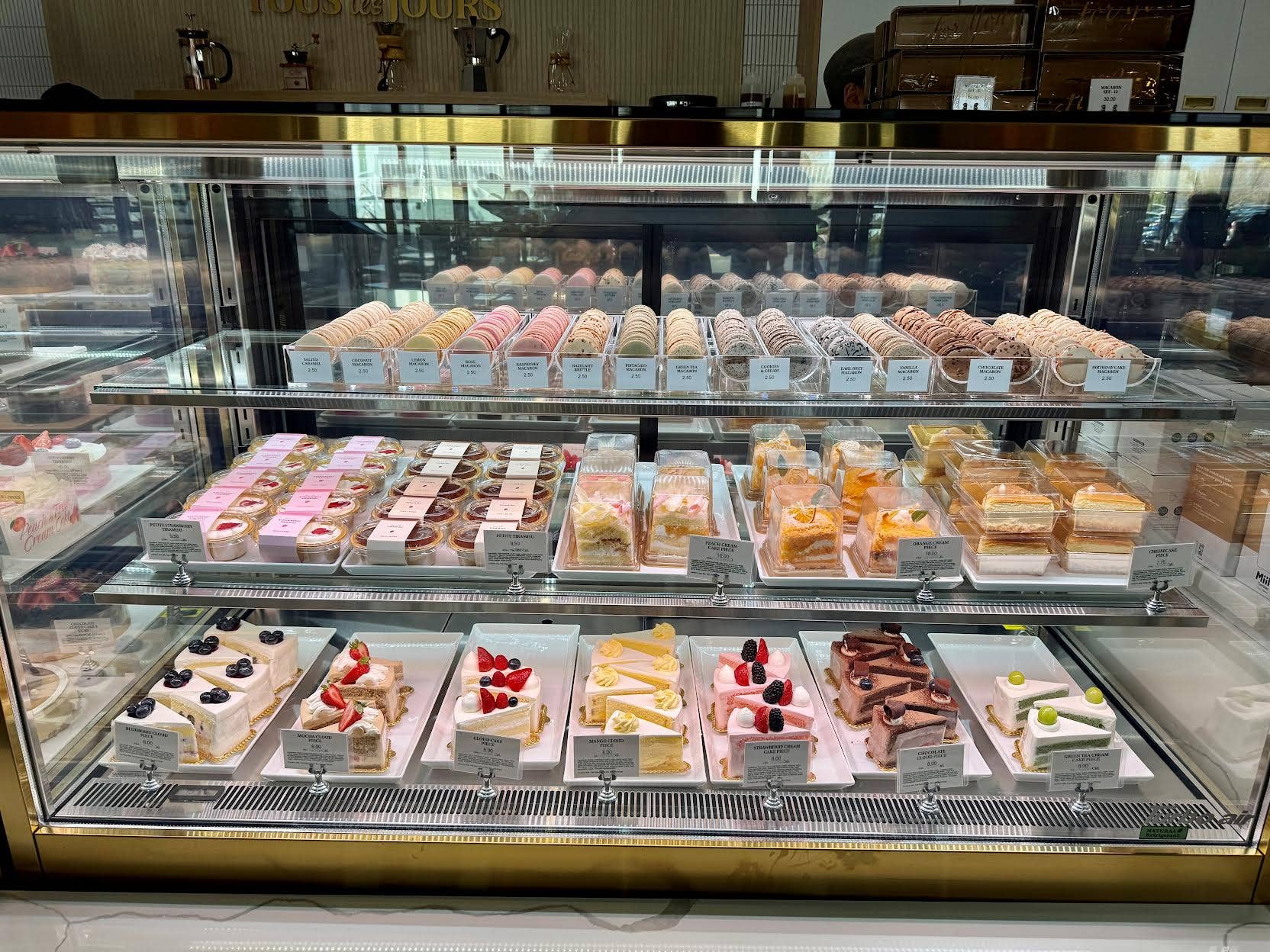French-Asian bakery Tous les Jours opens second Twin Cities café ...