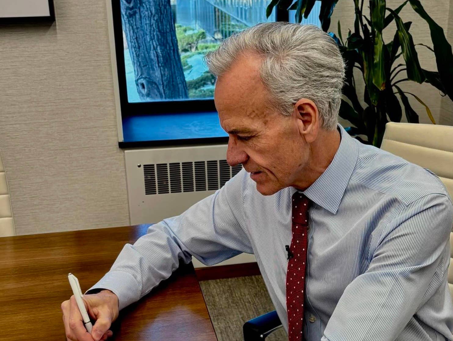 Meteorologist Ken Barlow signs new deal to extend time with KSTP ...