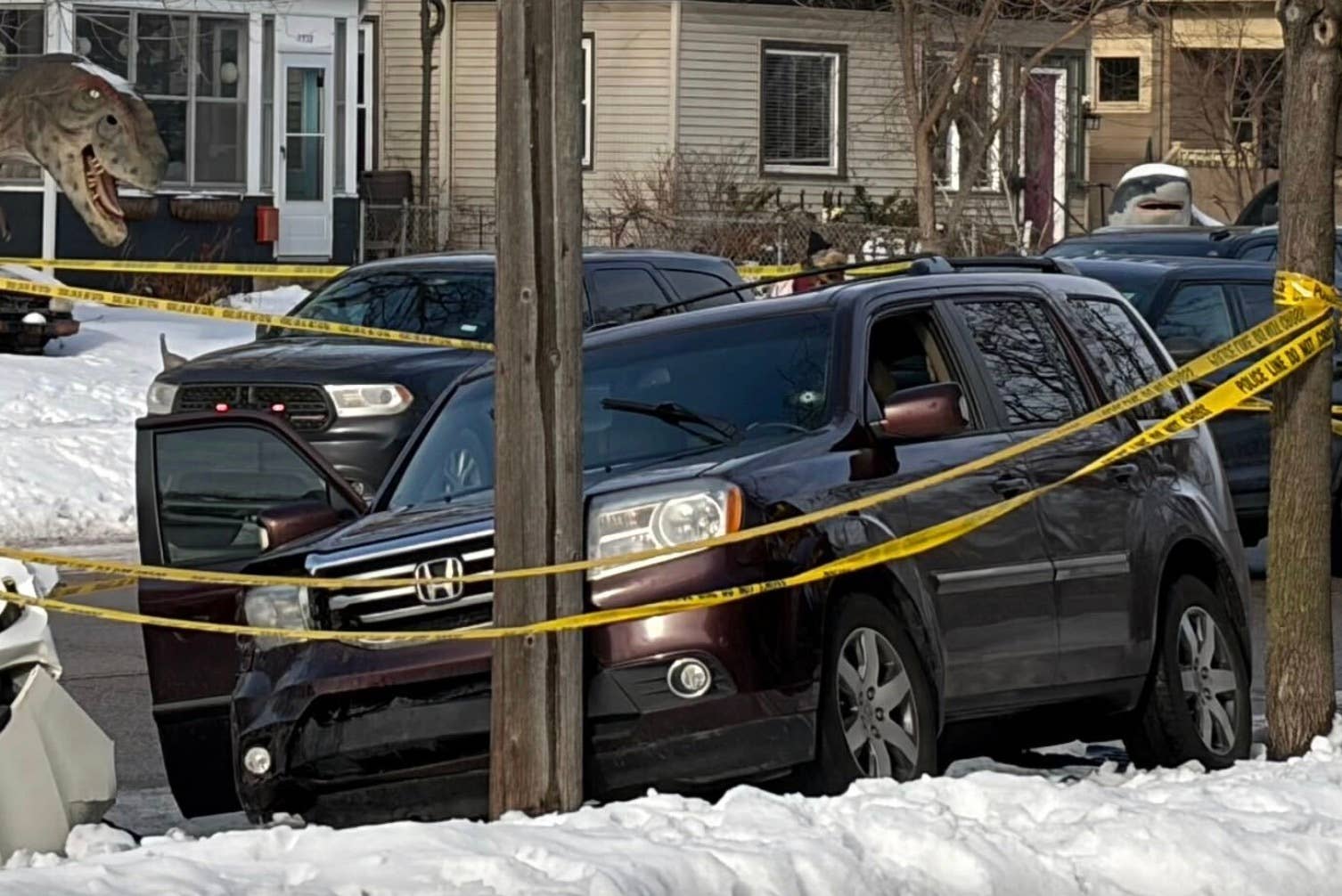 Judge orders feds to turn over evidence in Renee Good's killing by ICE ...