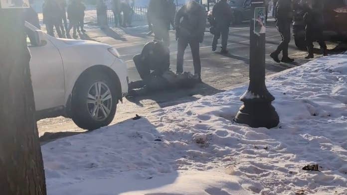 BREAKING: Man dies after being shot by federal agents in south ...
