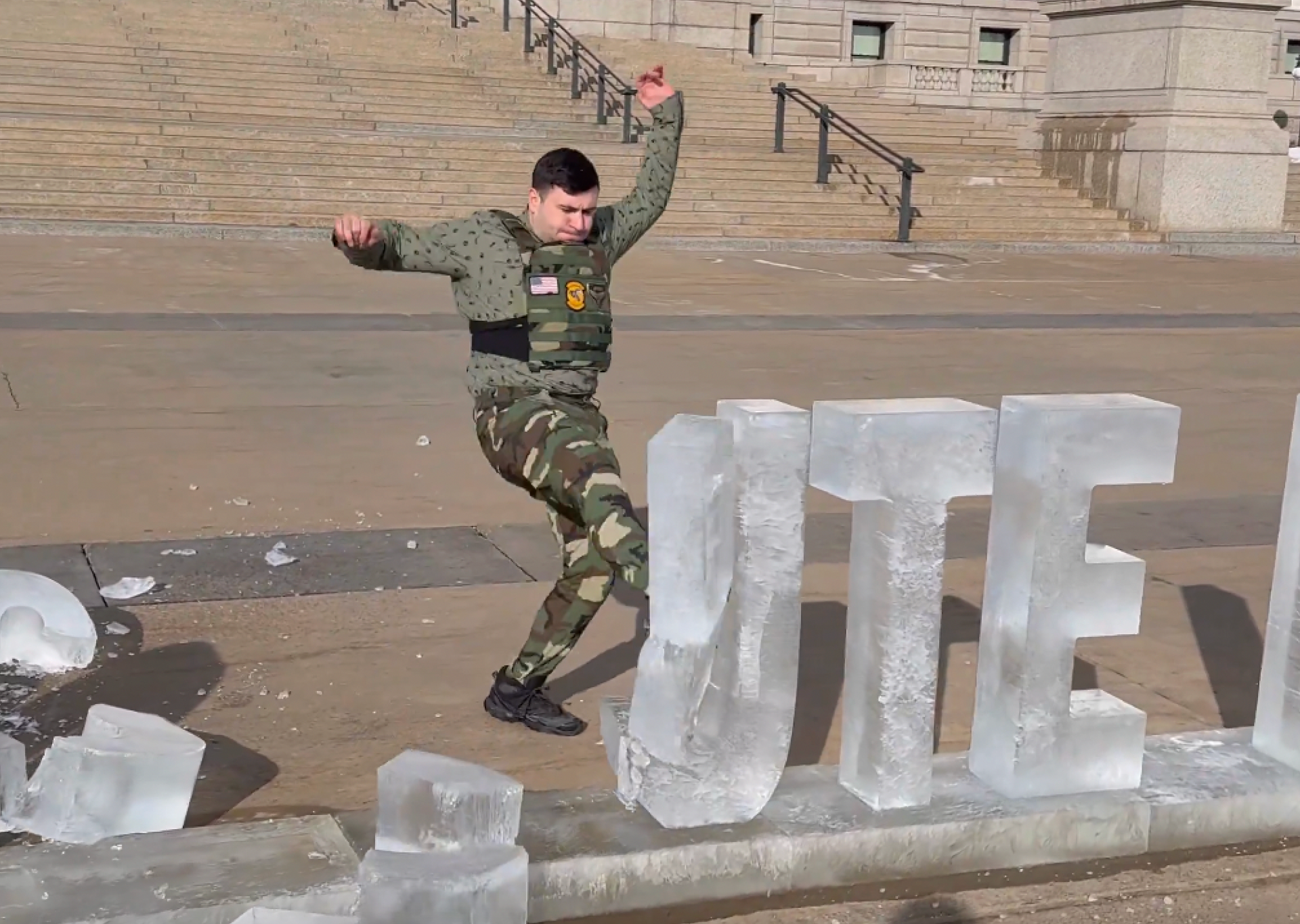 Jan. 6 rioter faces felony charge after destroying anti-ICE sculpture ...