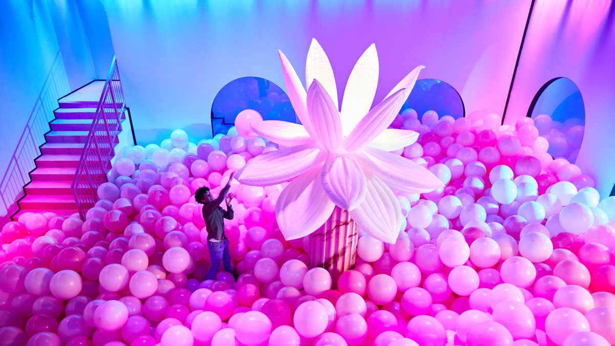 A bubble-filled, photo-ready exhibit is coming to the Mall of America ...