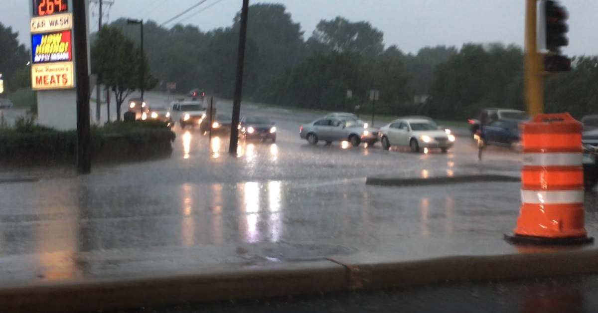 Best- and worst-case scenarios for looming heavy rain, flooding in ...