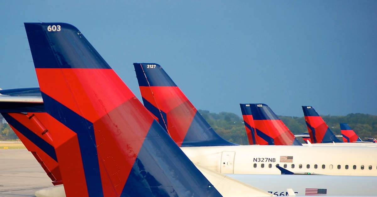 Watch: Pigeons flying through cabin disrupt Delta flight out of MSP ...
