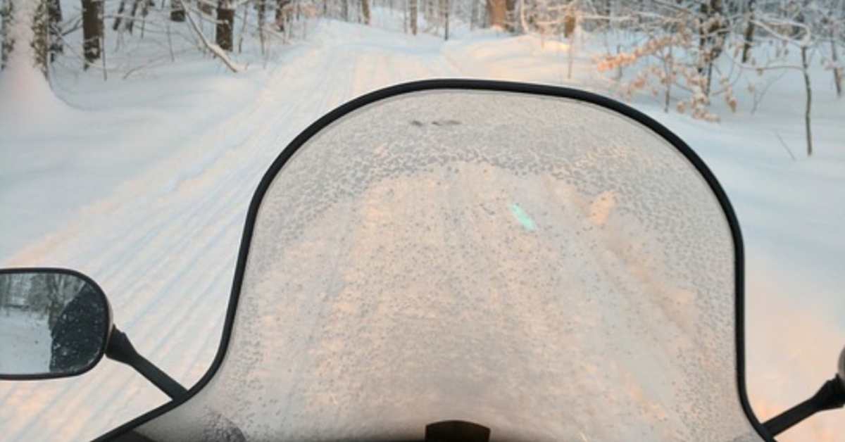 Man, 72, dies after striking tree on snowmobile - Bring Me The News