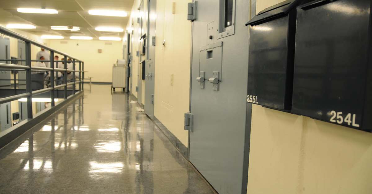 Inmate shanks officer, injures 3 others in Rush City prison attack ...