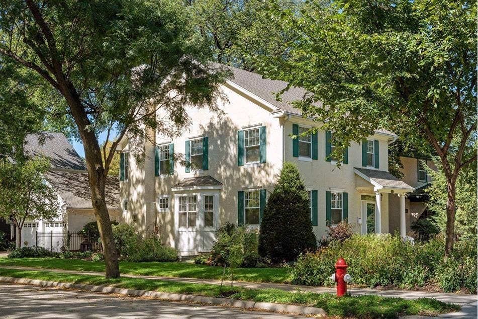 Gallery: Home built in 1998 manages to capture old Kenwood charm ...