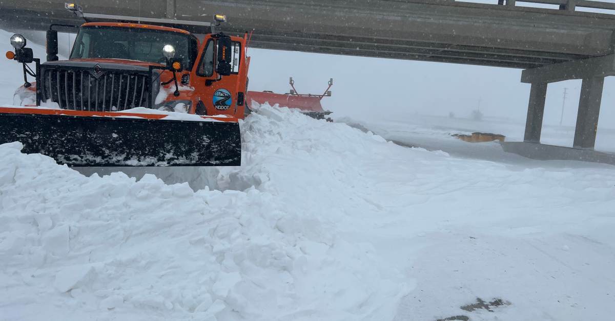 30 inches of snow, insane drifts blanket North Dakota - Bring Me The News