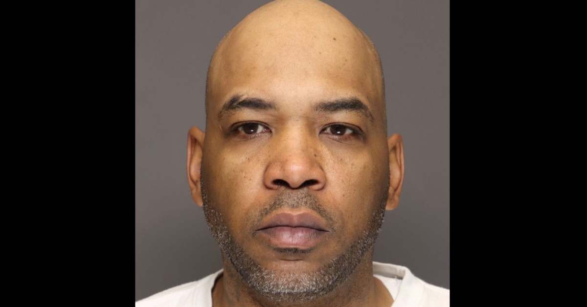 Charges: Man stole over $78K, tied up employees in Inver Grove Heights ...