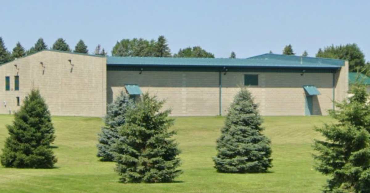 Woman dies after being found unresponsive at Waseca federal prison ...