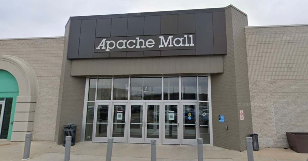 Hoax bomb threat prompts emergency response to Rochester's Apache Mall ...