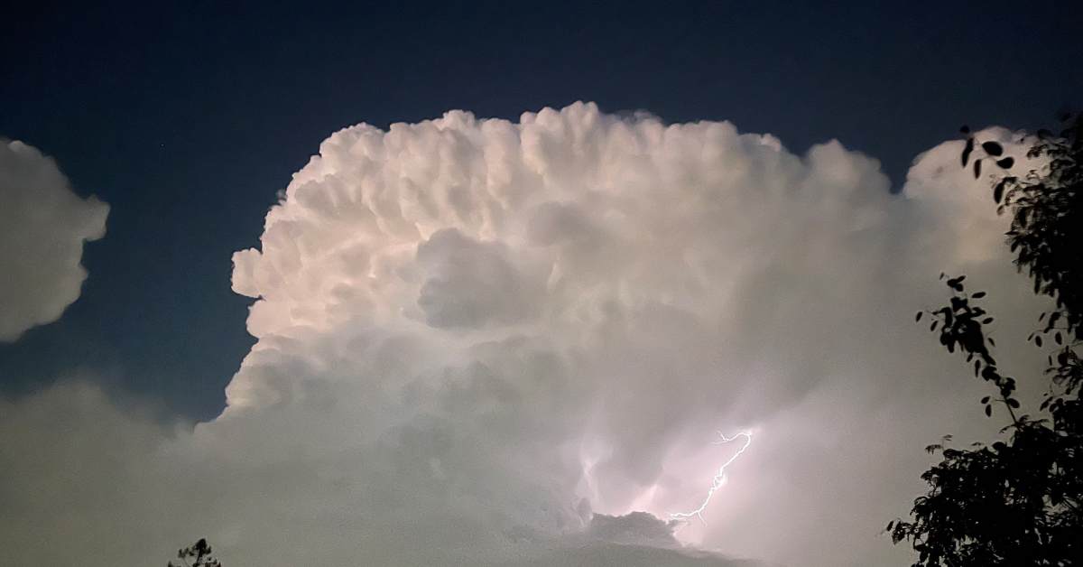 Severe thunderstorm watch issued as 80 mph winds, large hail approach ...