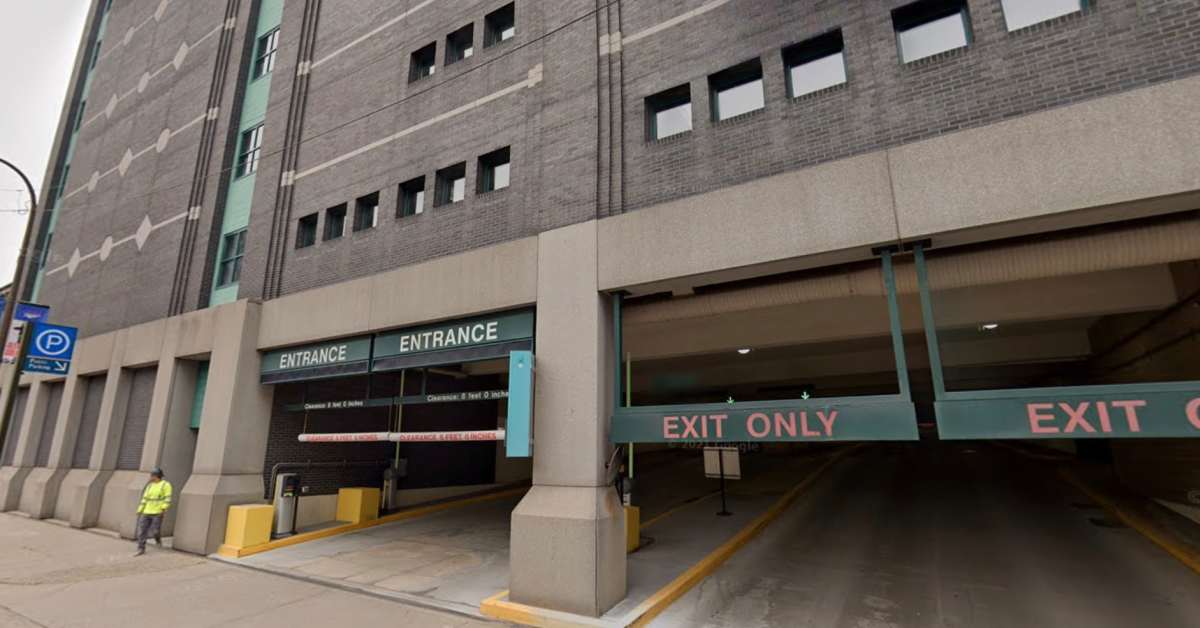 Man dies from fall off Minneapolis parking ramp - Bring Me The News
