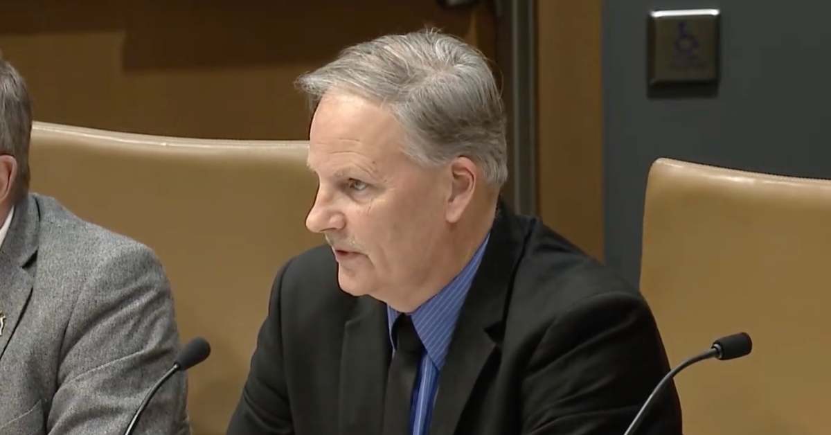 Minnesota senator corrected by Delta pilot after he referred to her as ...