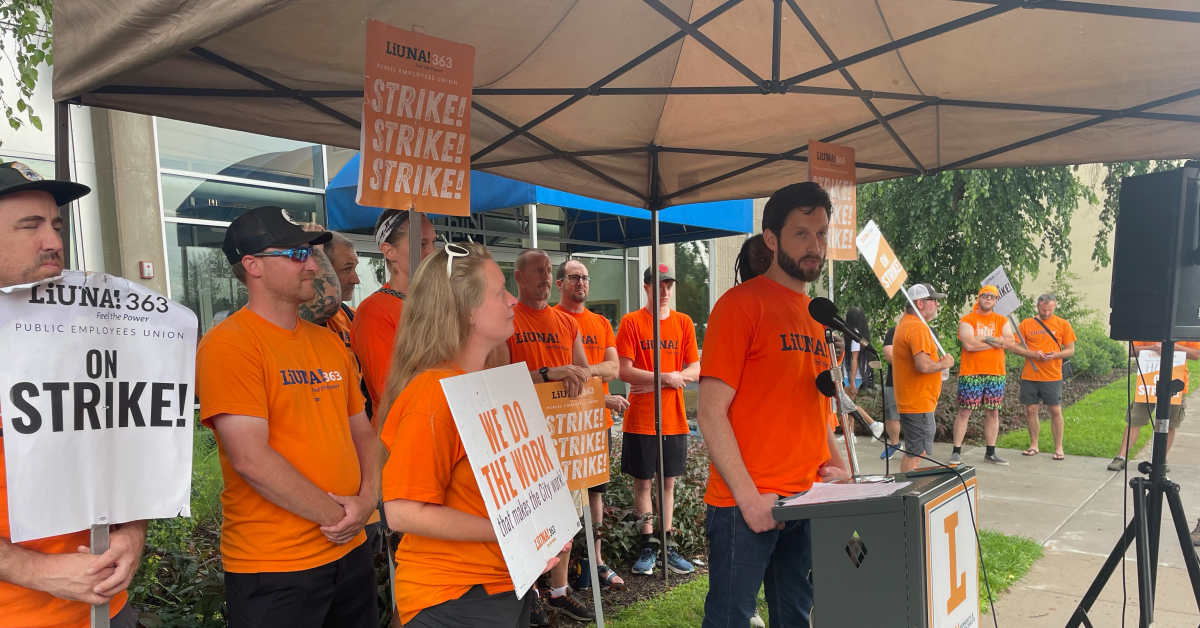 Striking park workers call on Mayor Frey to intervene after ...