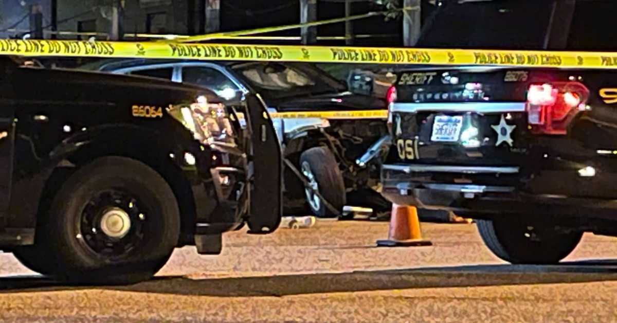 2 dead, 3 injured after driver crashes into patio at Park Tavern ...