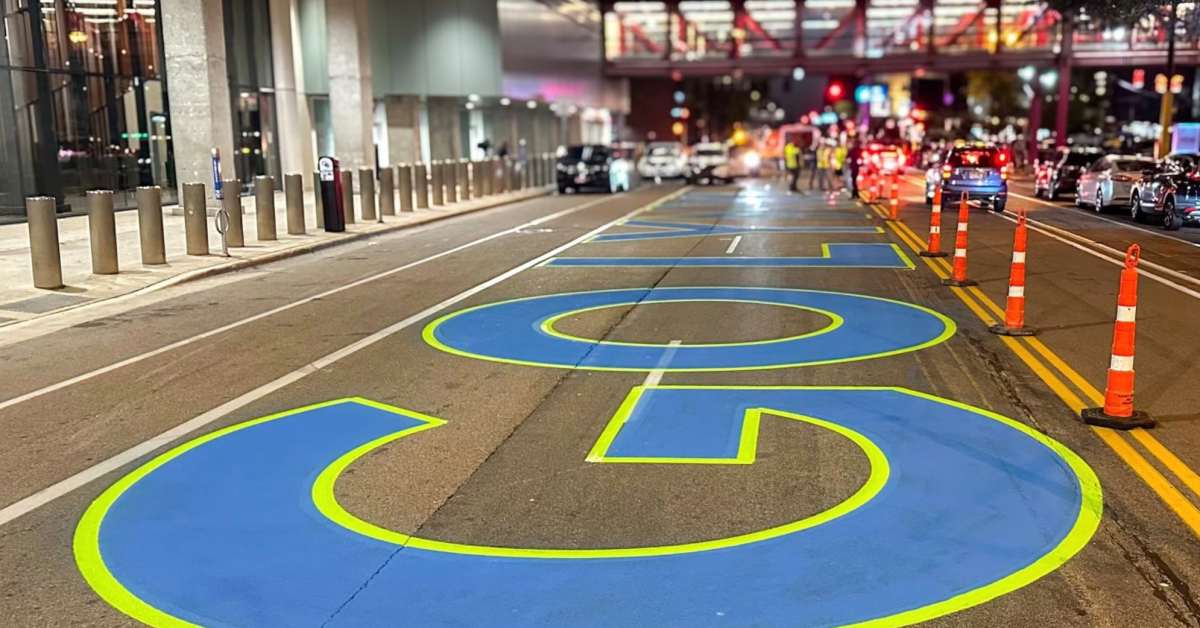 Minneapolis paints 'Go Lynx!' on 1st Avenue ahead of Game 2 - Bring Me ...