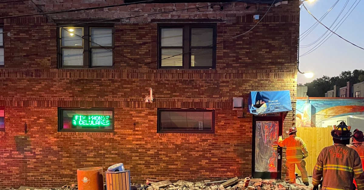 'Sudden collapse' of wall sends bricks crashing to ground in St. Paul ...