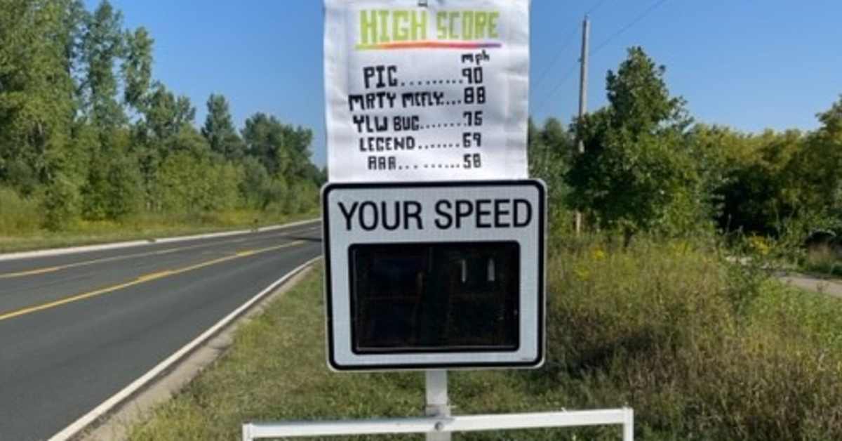 Creative prankster posts 'Atari' high scores on speed limit sign in ...