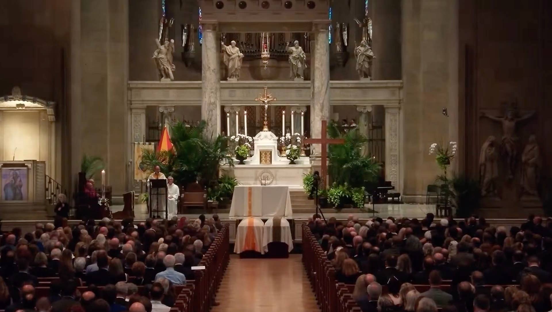 Hundreds gather to remember Melissa and Mark Hortman at funeral in ...