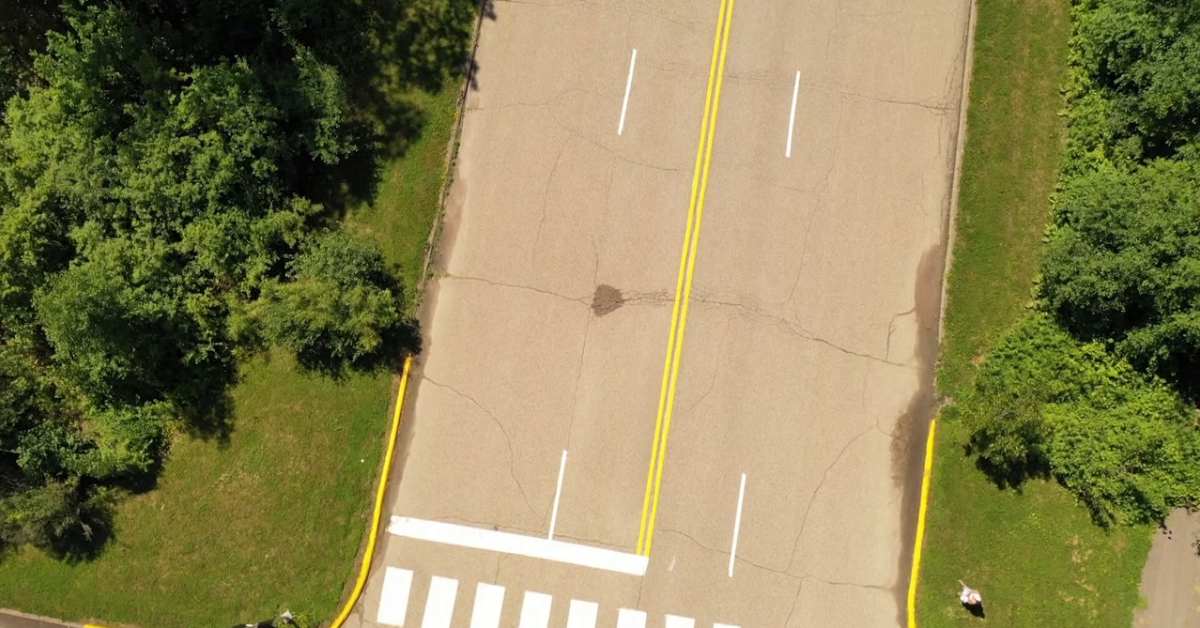 Aerial video of of 'lane splitting' in Minnesota - Bring Me The News
