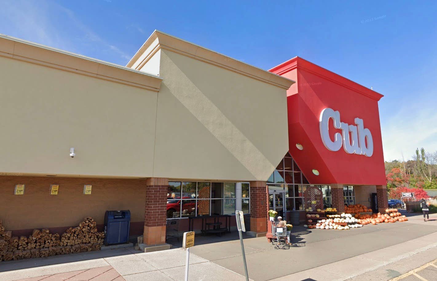 Cub Foods evacuated after caller says bomb will go off 'in 20 minutes ...