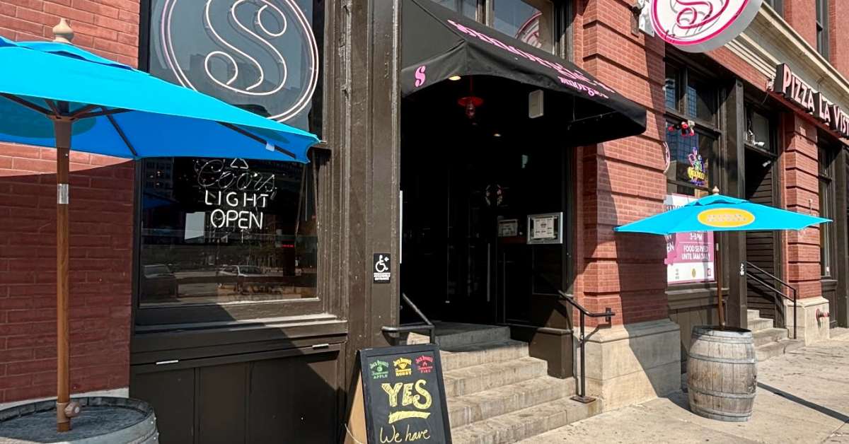 Smorgie's opens in downtown Minneapolis near Target Center - Bring Me ...