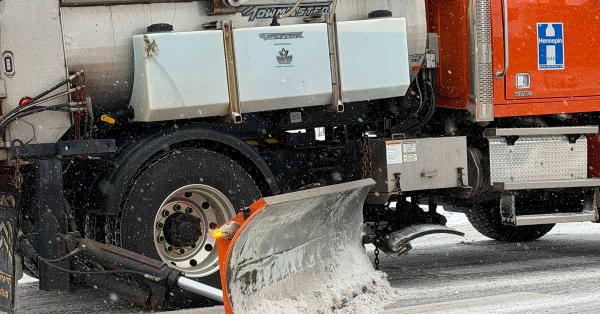 Heavy snow Tuesday? NWS says 'angry clipper' could 'pack quite a punch ...