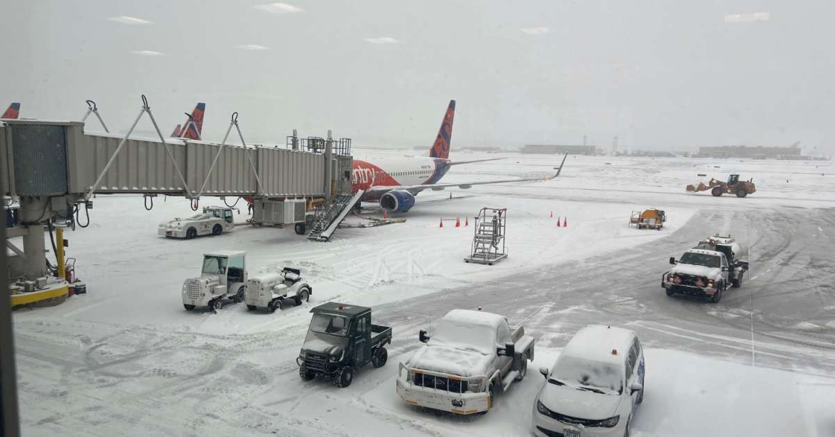 Heavy snow causing major problems on Minnesota roads, delays at MSP ...