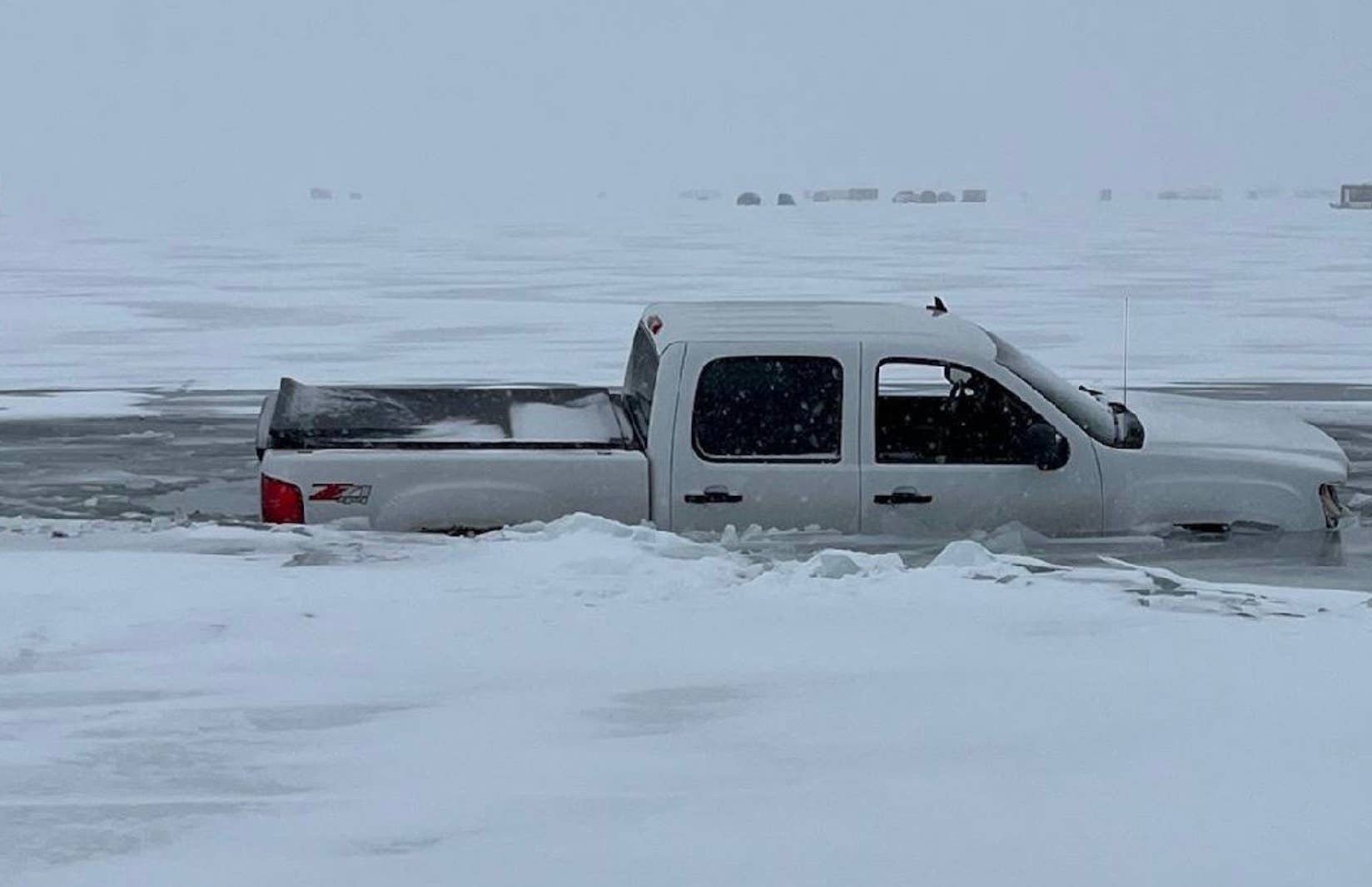 Minnesota sheriffs urge caution on ice as multiple vehicles fall ...