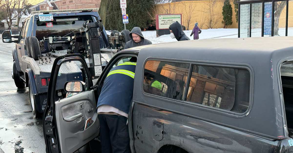 As Minneapolis reels from woman's killing, ICE operations continue ...