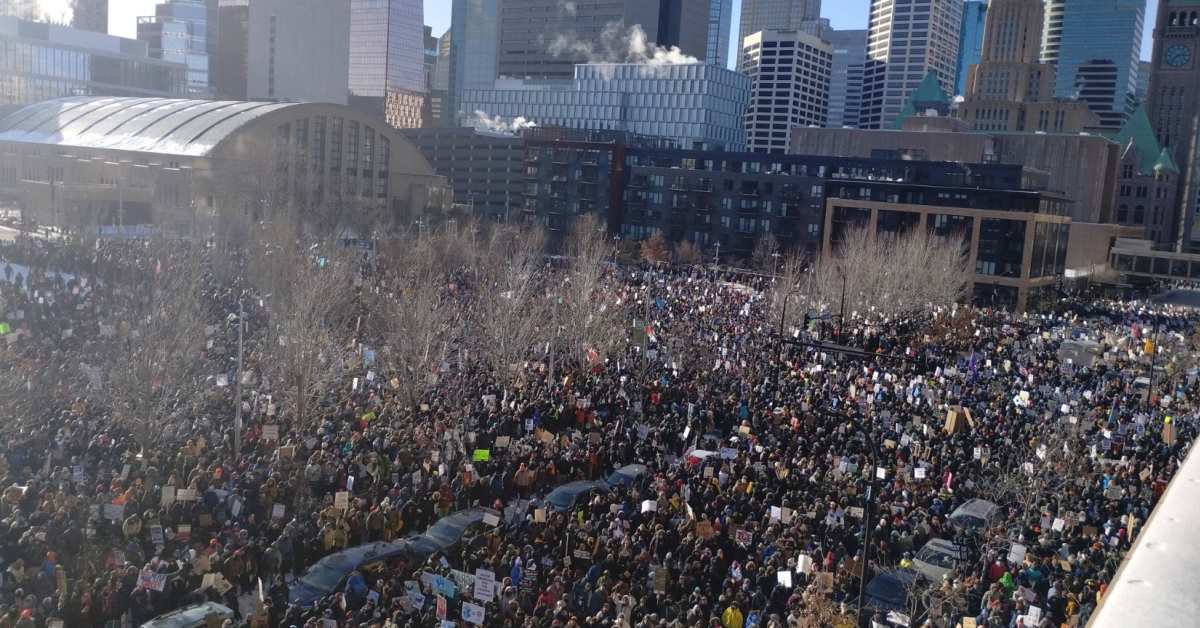 'A sea of people': Thousands turn out for anti-ICE march in downtown ...
