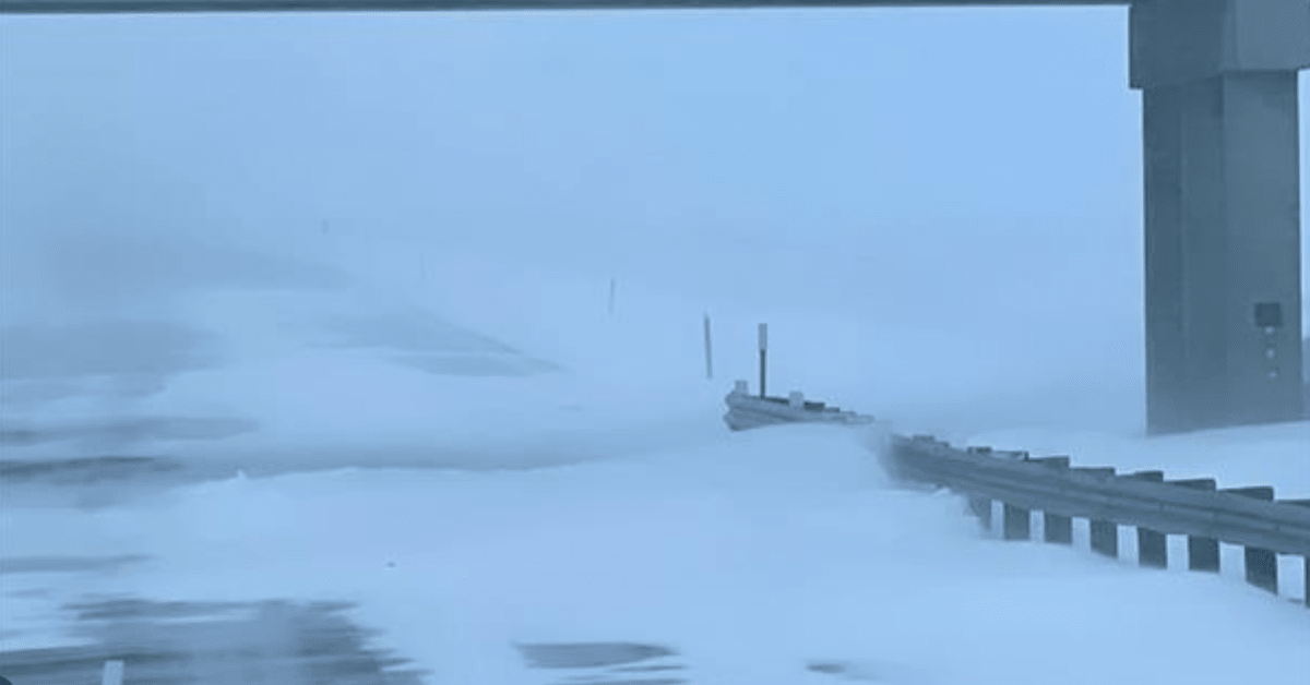 Ground blizzard, heavy snow as winter storm rips through Minnesota on ...