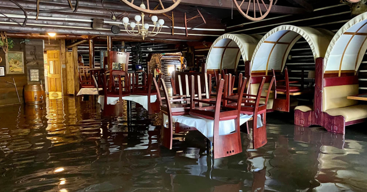 Floodwaters sweep through restaurant in Waite Park - Bring Me The News