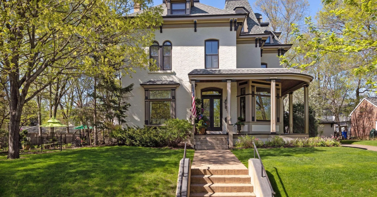 Gallery: Summit Avenue's only surviving Second Empire-style mansion is for sale - Bring Me The News