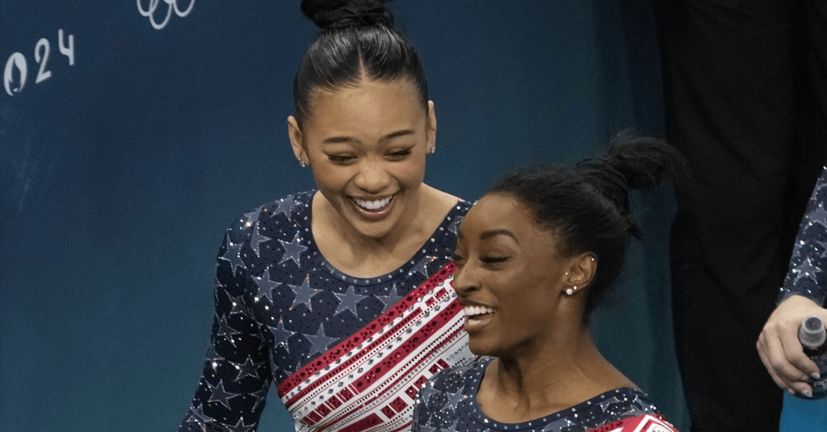 Suni Lee recovers from scary practice fall to smash her uneven bars ...