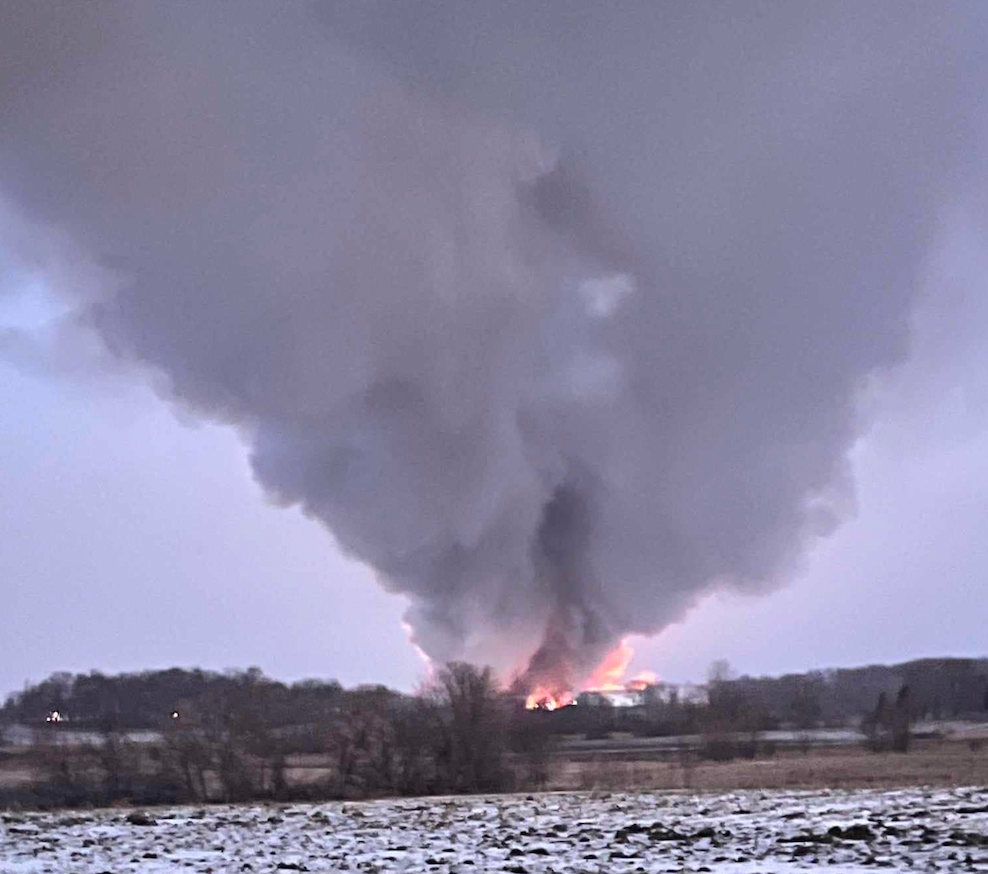 Large fire erupts in Howard Lake; residents asked to conserve water ...