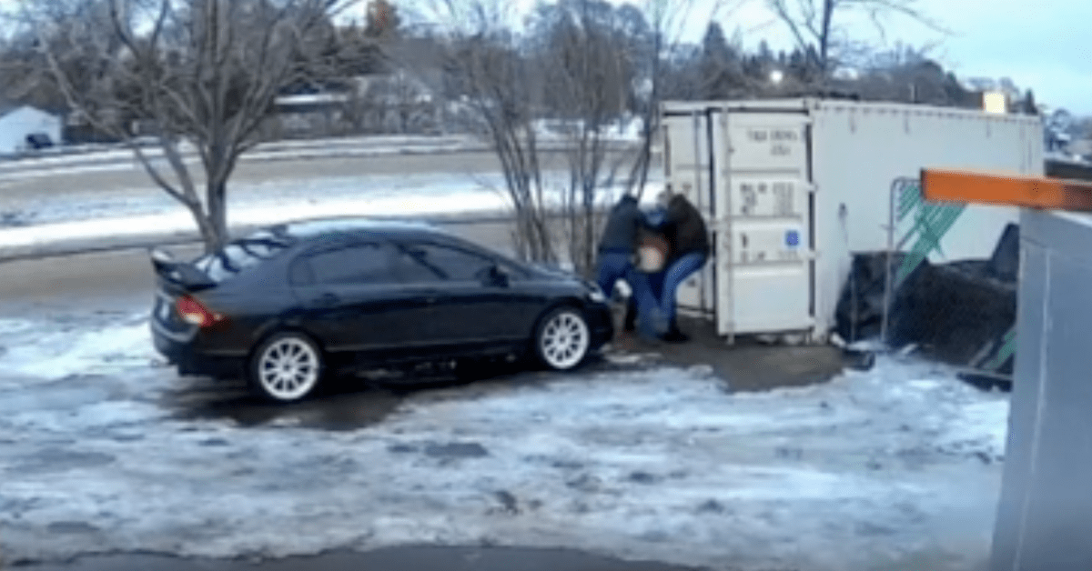 Video shows moment Twin Cities restaurant worker is grabbed by federal ...