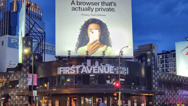 Beloved First Avenue stage manager Conrad Sverkerson has died at 66 ...