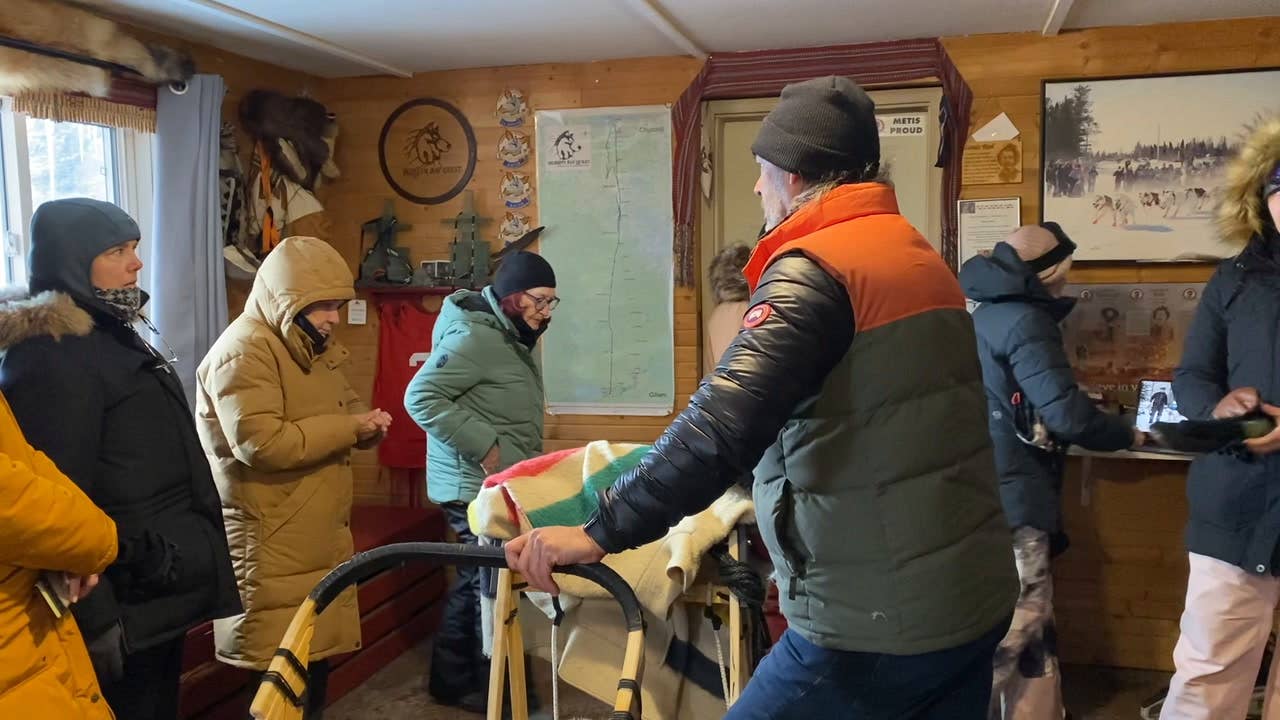 Sven Sundgaard with polar bears in Canada - Bring Me The News