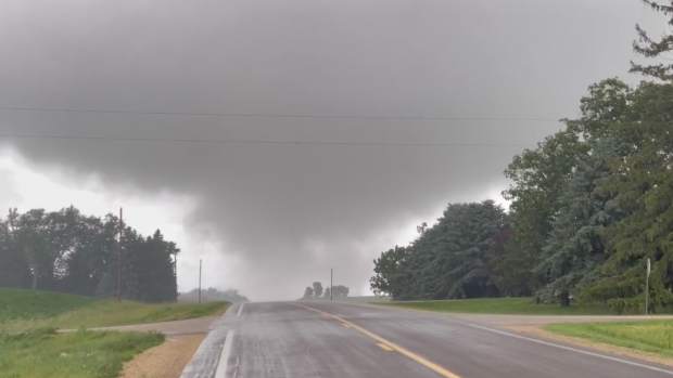 Terrifying video of the deadly Enderlin, ND tornado - Bring Me The News