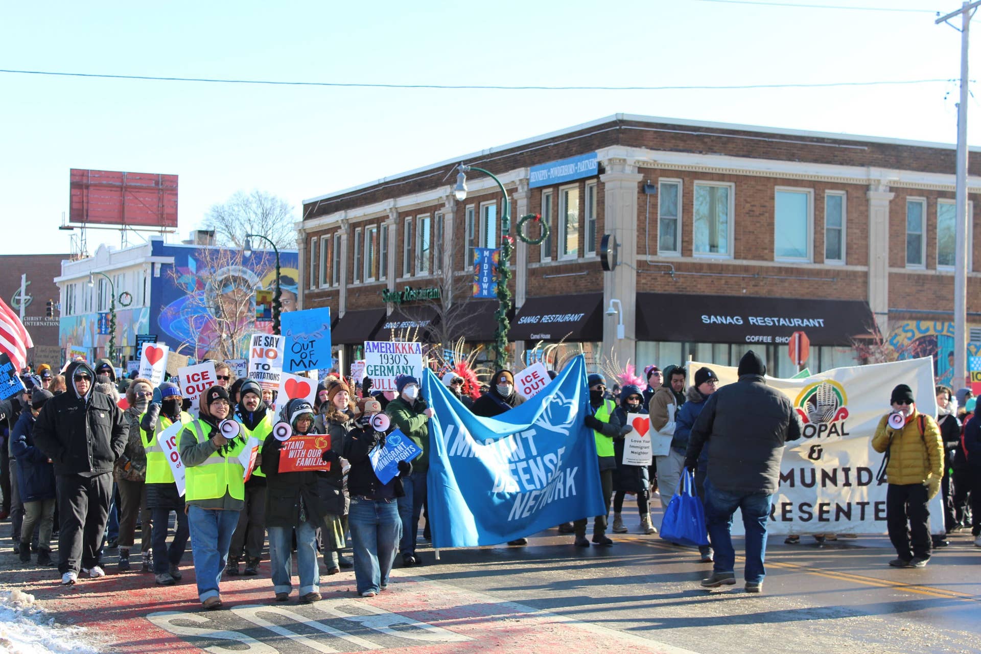 New clashes between ICE, protesters as arrests made in Minneapolis ...