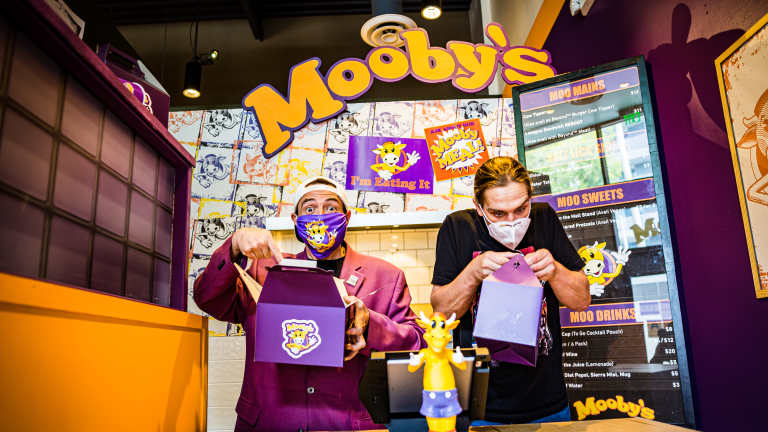 Director Kevin Smith's fictional fast food joint coming to Minneapolis ...